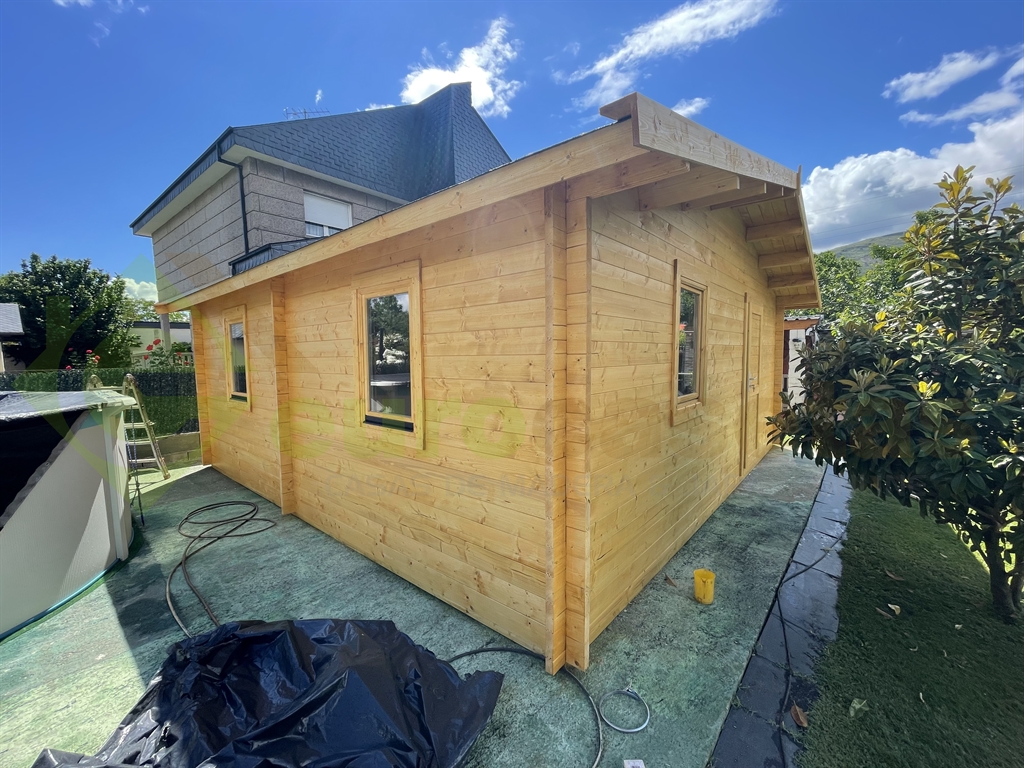 Casa de madera BERTA 6x6 de 44mm Instalada en Orense. - Eurocasetas