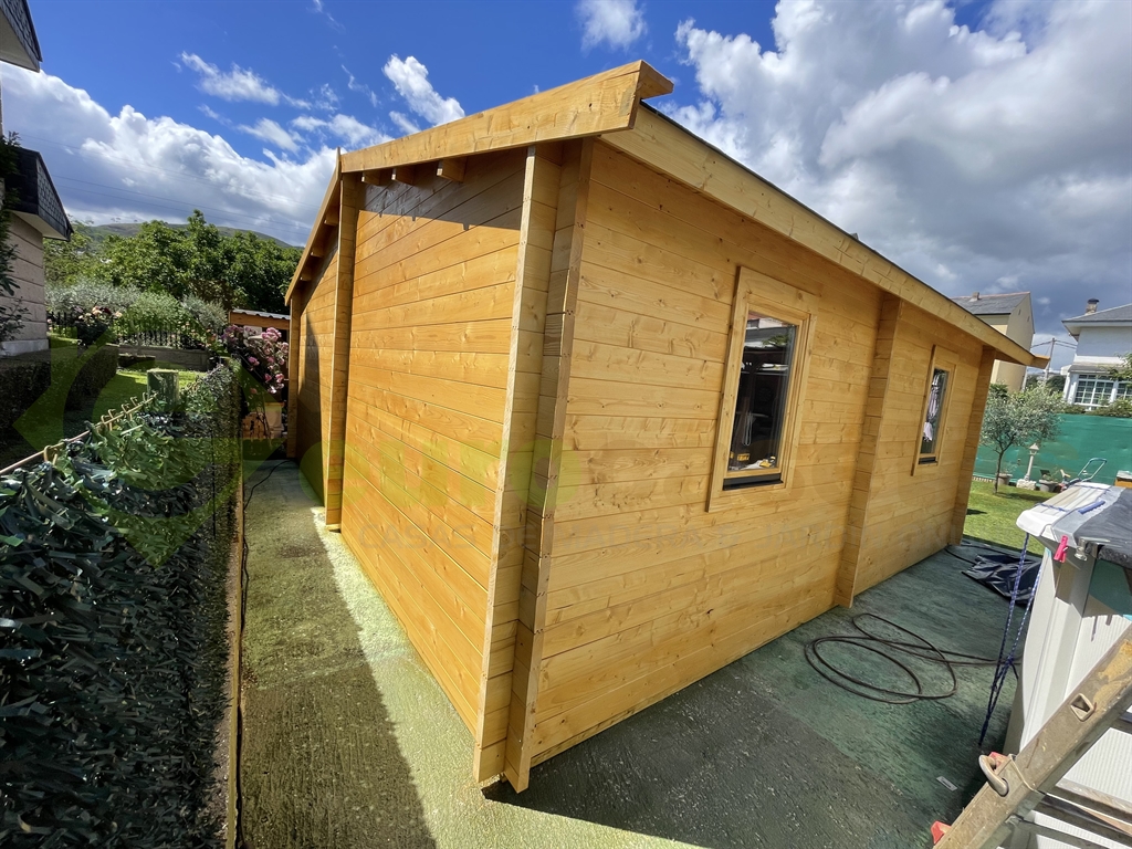 Casa de madera BERTA 6x6 de 44mm Instalada en Orense. - Eurocasetas