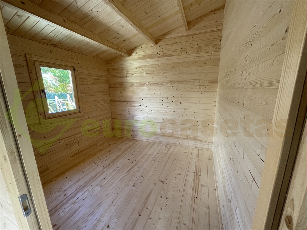 Casa de madera BERTA 6x6 de 44mm Instalada en Orense. - Eurocasetas
