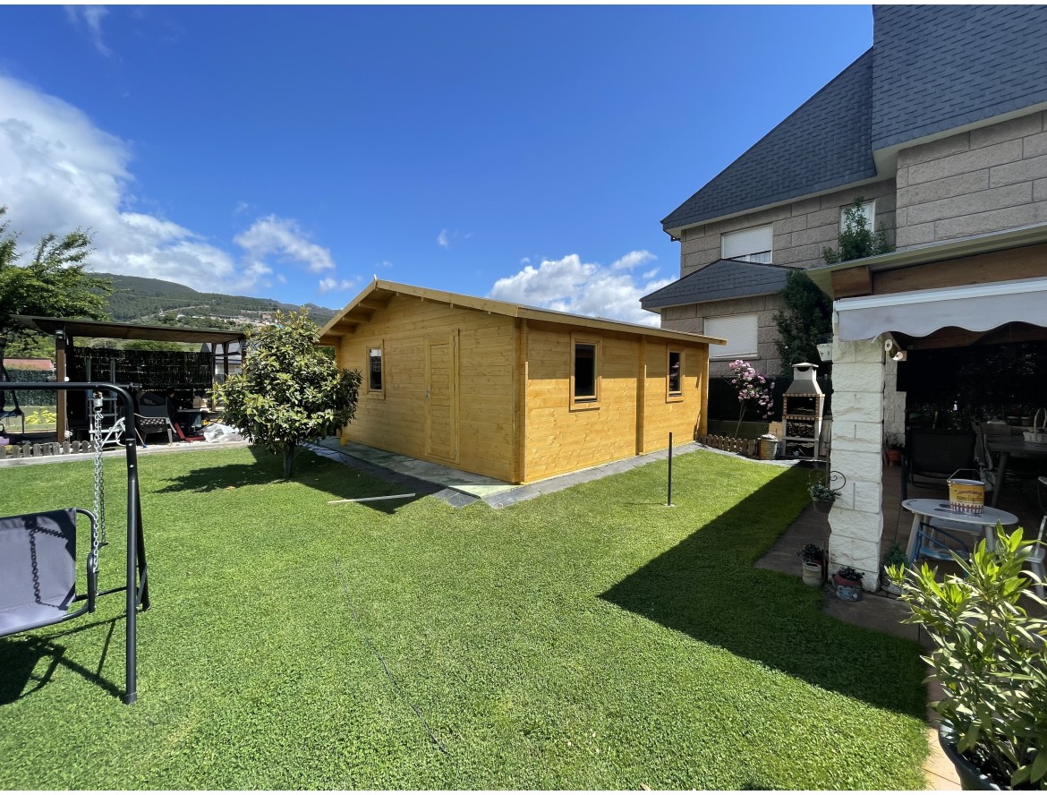 Casa de madera BERTA 6x6 de 44mm Instalada en Orense. - EuroCasetas